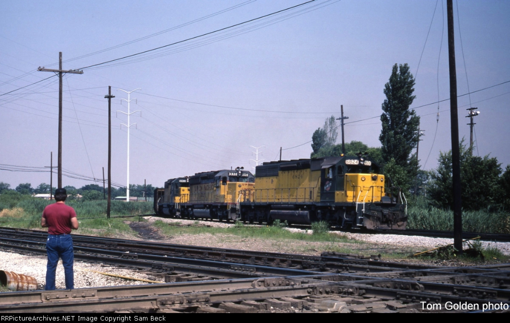 CNW 6824, UP 3320, and CNW 6903